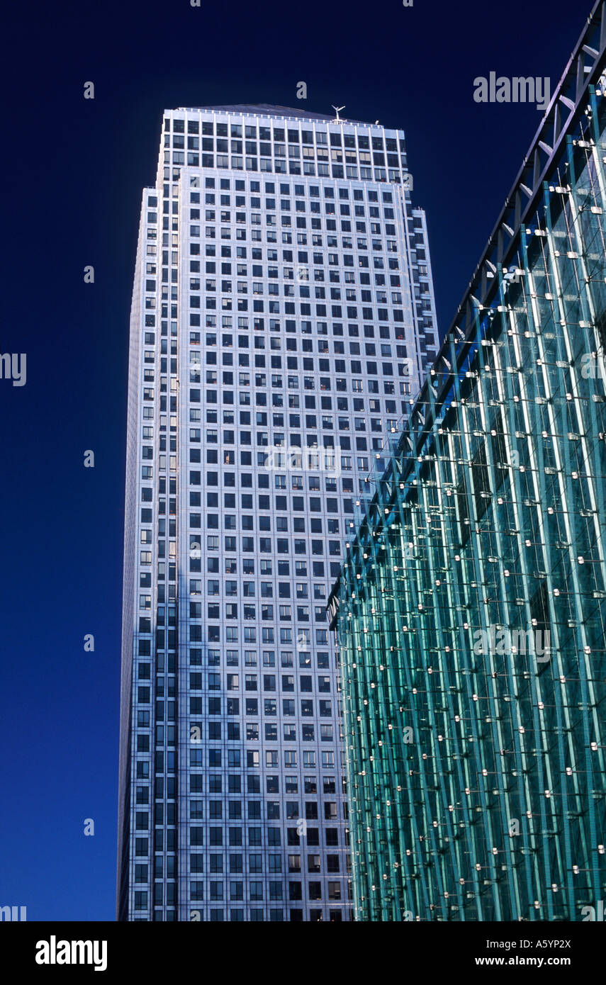 One Canada Square office tower with green glass curtainwall encroaching ...
