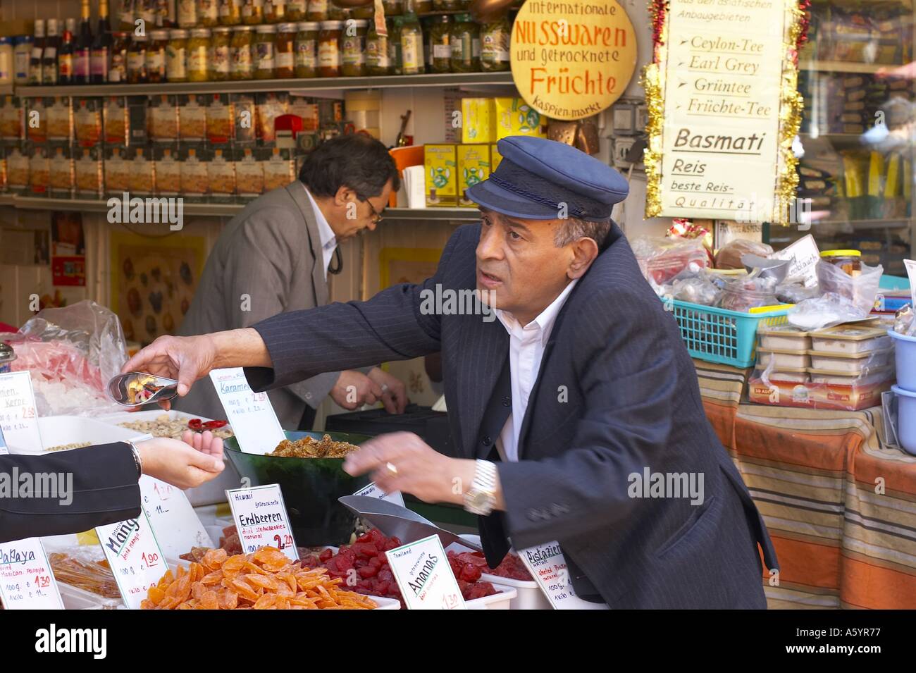 seller at the market Stock Photo - Alamy