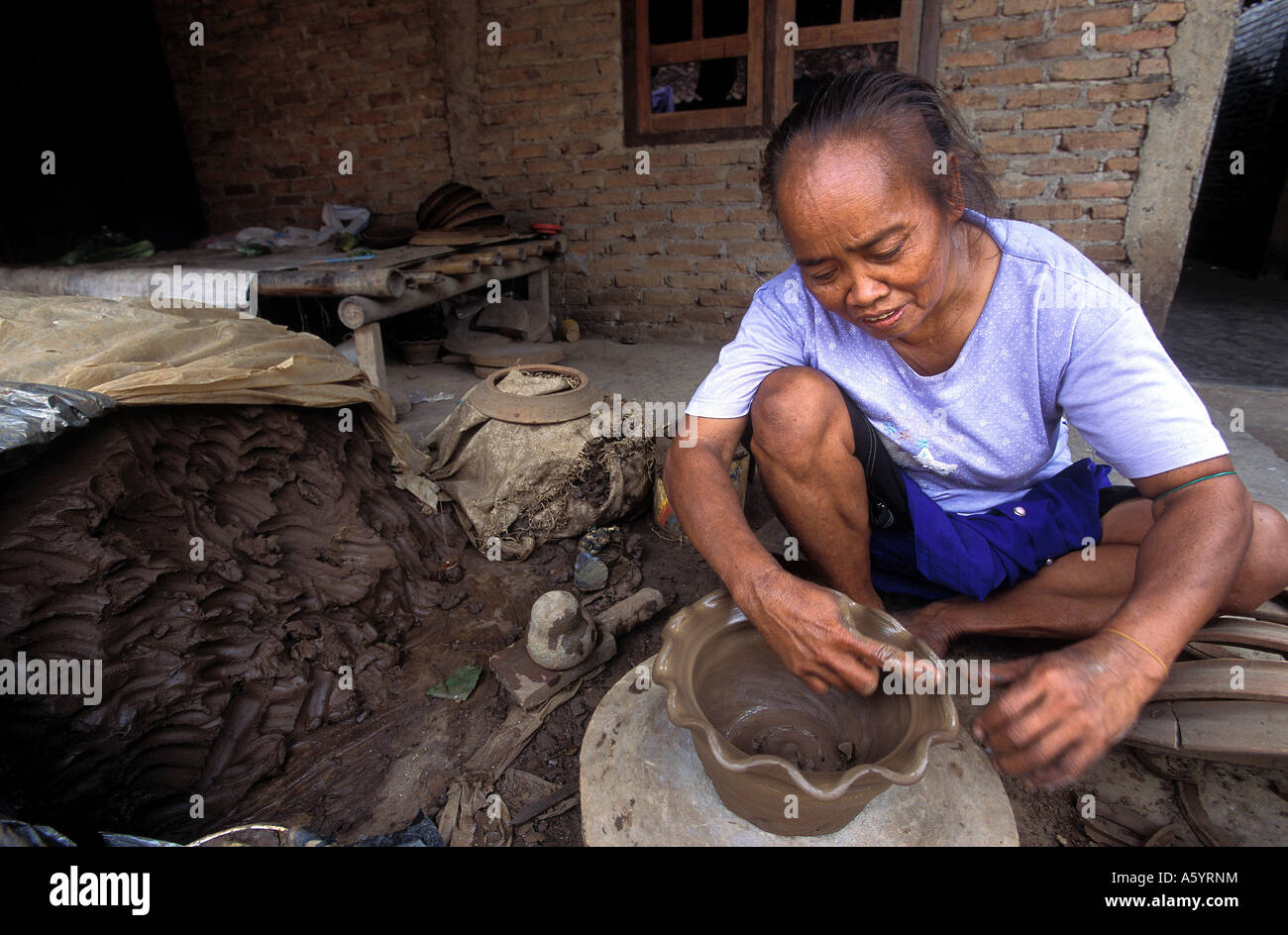 Indigenous pottery hi-res stock photography and images - Alamy