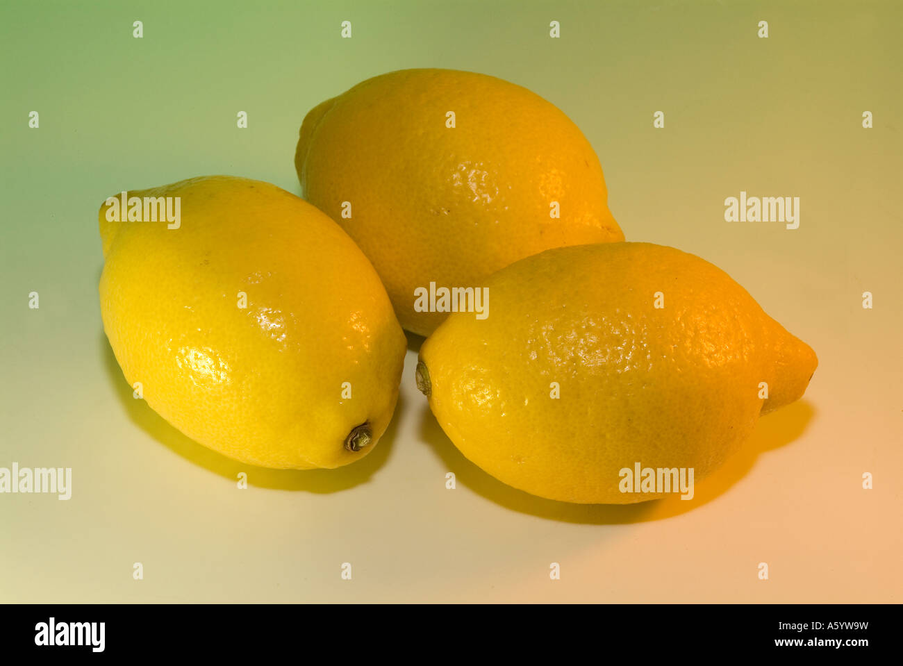 Three whole lemons hi-res stock photography and images - Alamy