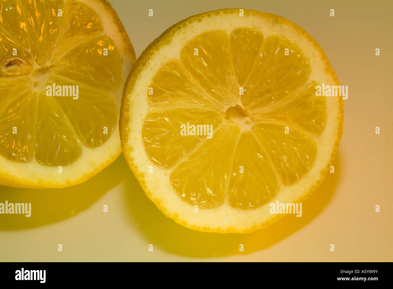 lemon cutted in half Stock Photo - Alamy
