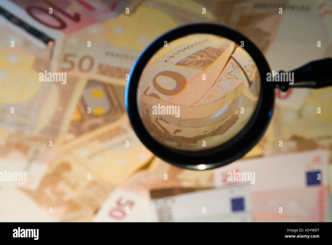 Under the loupe hi-res stock photography and images - Alamy