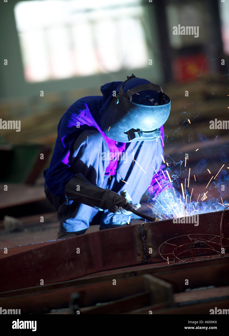 Full welding construction hi-res stock photography and images - Alamy