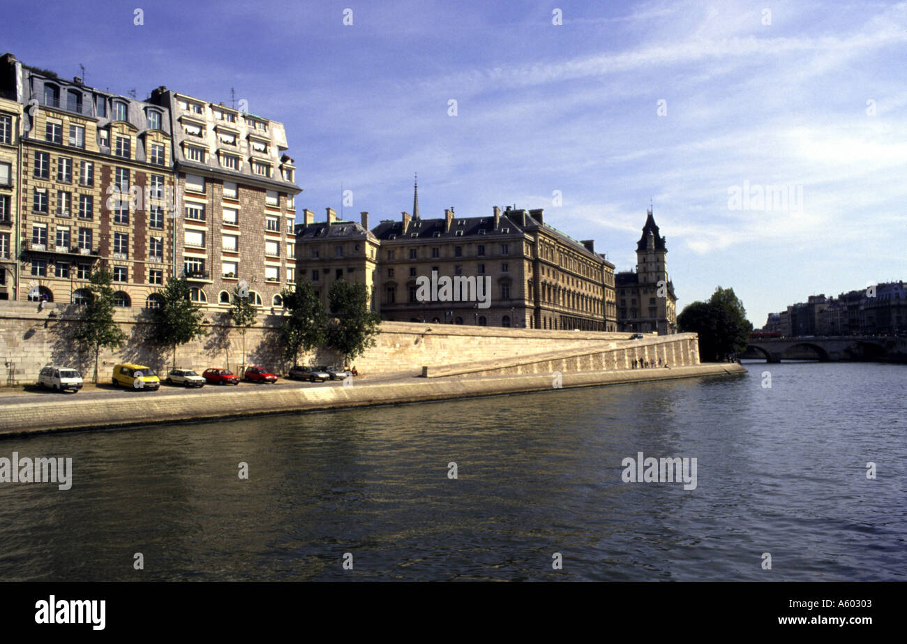 Haussman buildings hi-res stock photography and images - Alamy