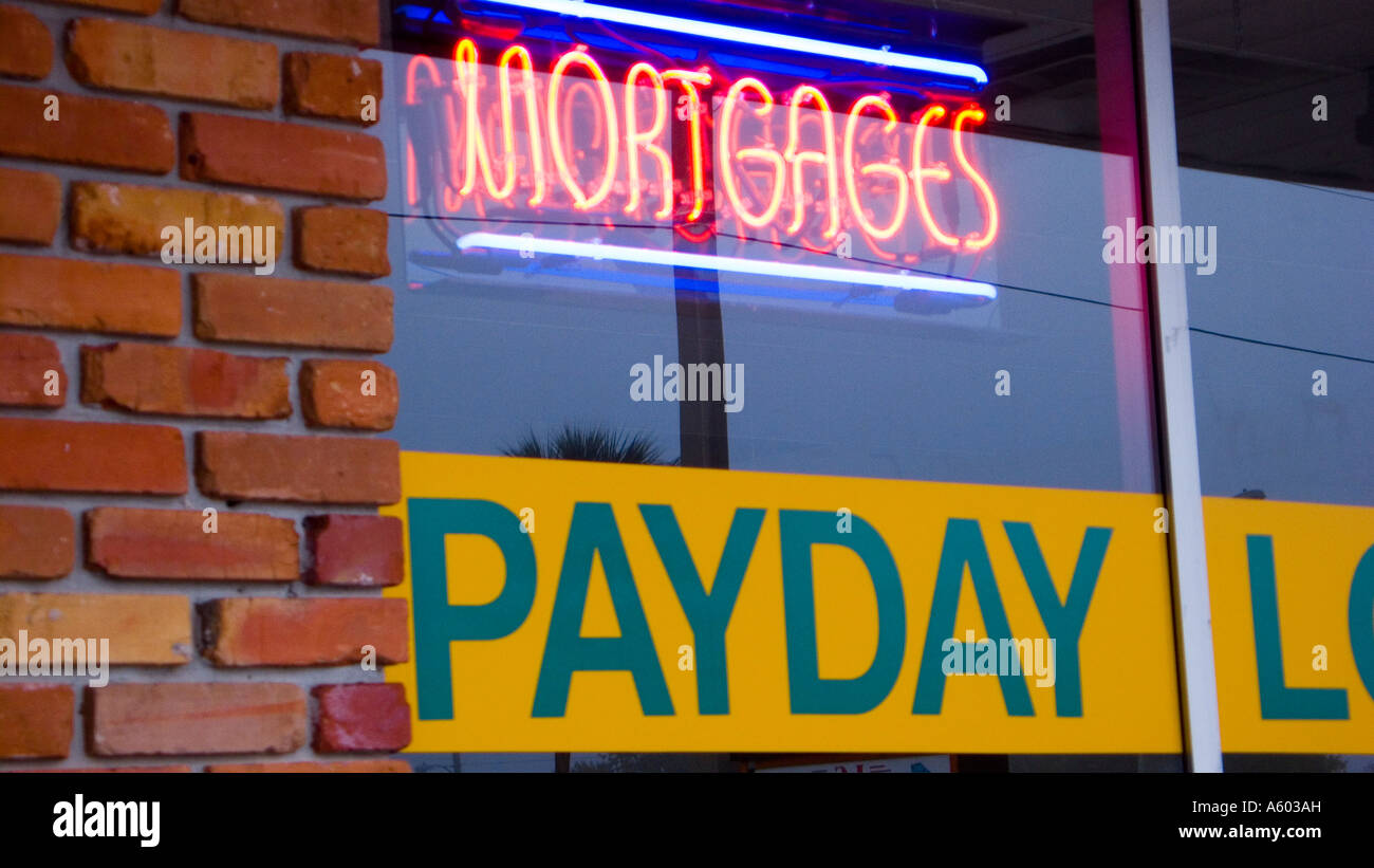 Bank storefront hi-res stock photography and images - Alamy