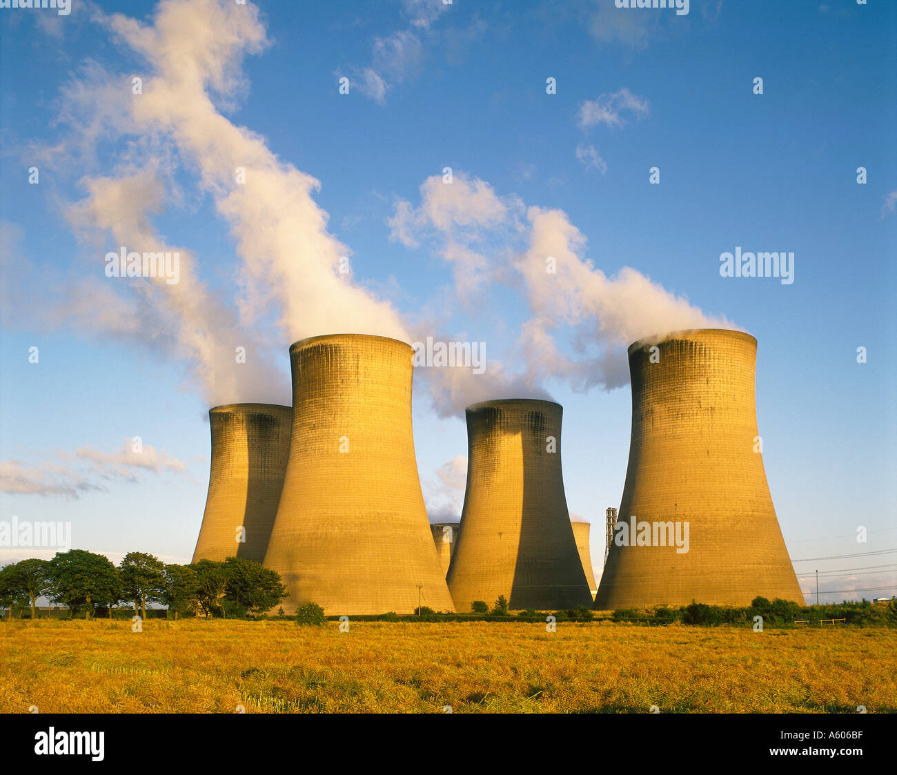 Coal Fired Power Station Fiddlers Ferry Cheshire England Stock Photo ...
