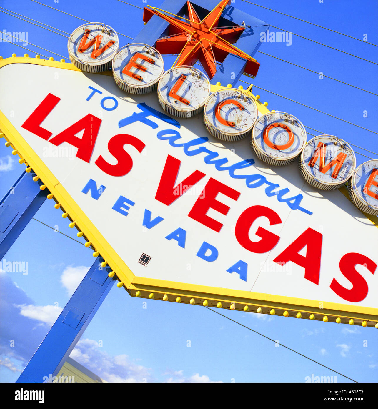 Welcome to las vegas sign vintage hi-res stock photography and images ...