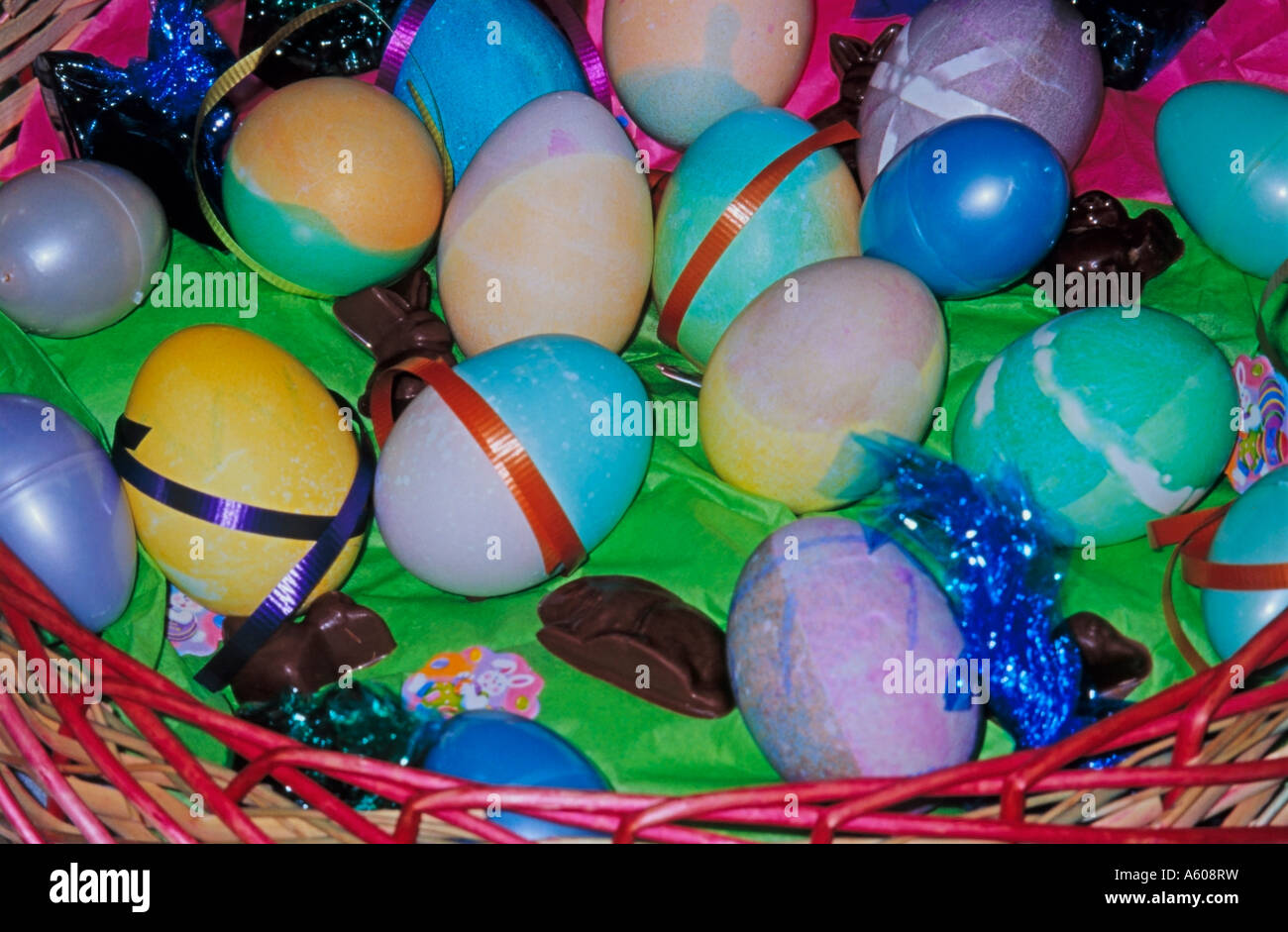 Painted easter egg shell hi-res stock photography and images - Alamy
