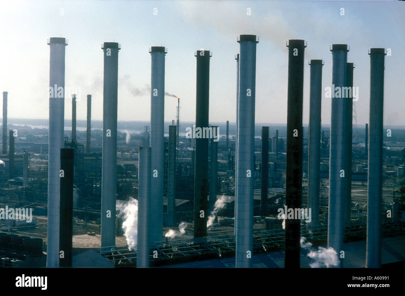 Iran oil refinery hi-res stock photography and images - Alamy