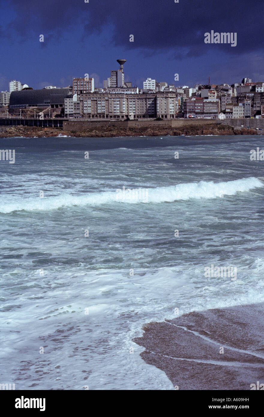 Building waterfront waves harbour sea tourist hi-res stock photography ...