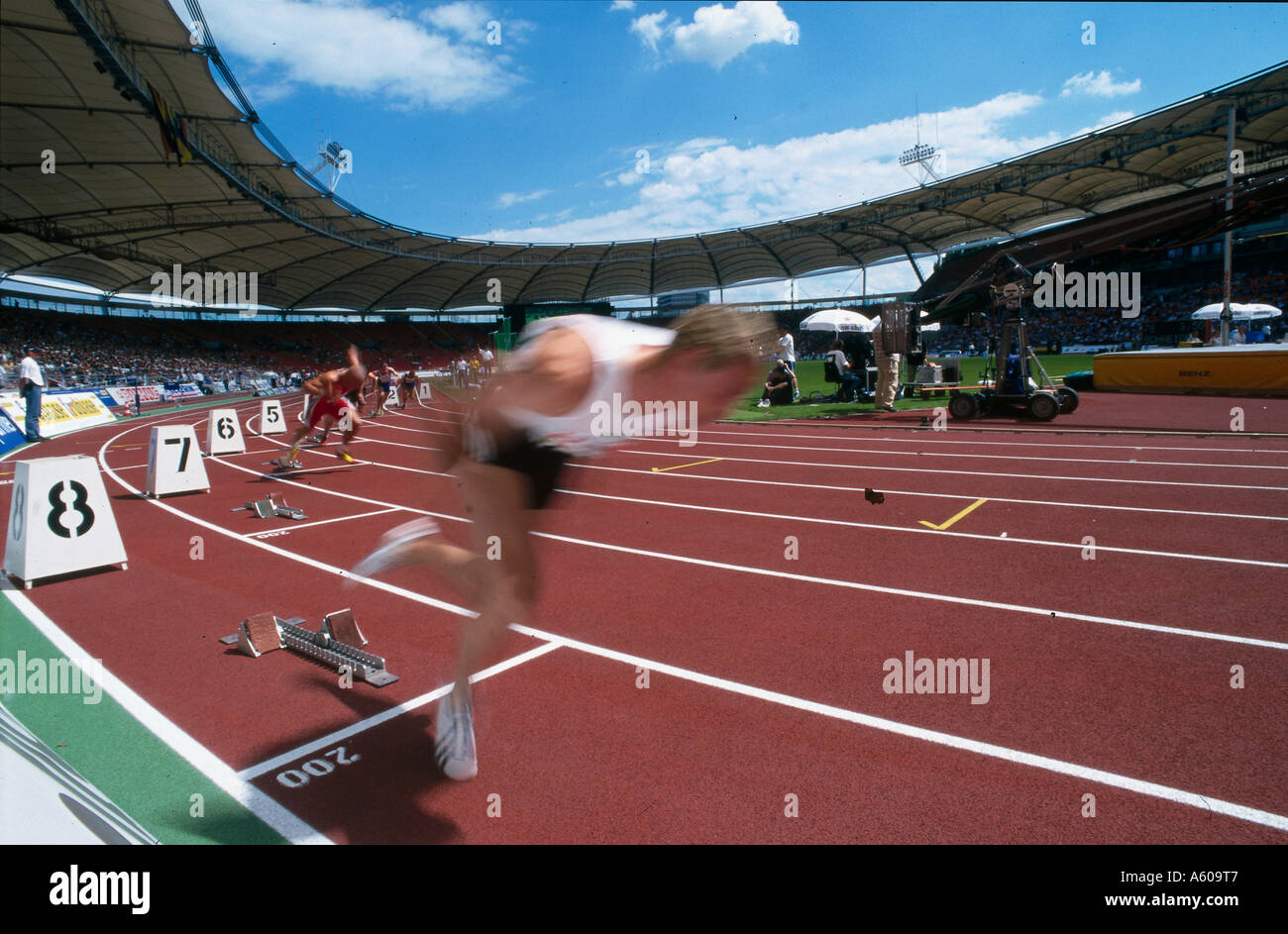 Runners blocks hi-res stock photography and images - Alamy