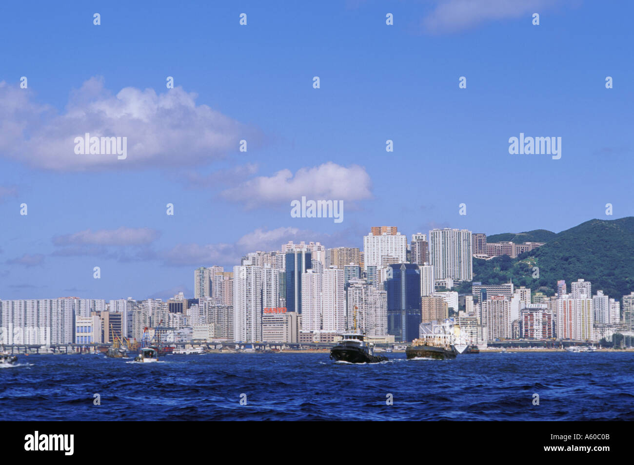 Ships skyscraper skyline Hong Kong Stock Photo - Alamy