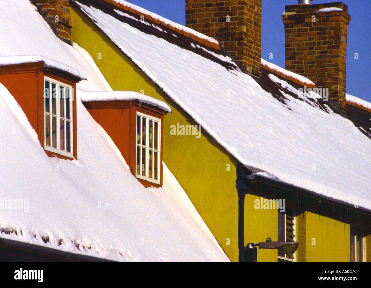 Snow on rooftops hi-res stock photography and images - Alamy