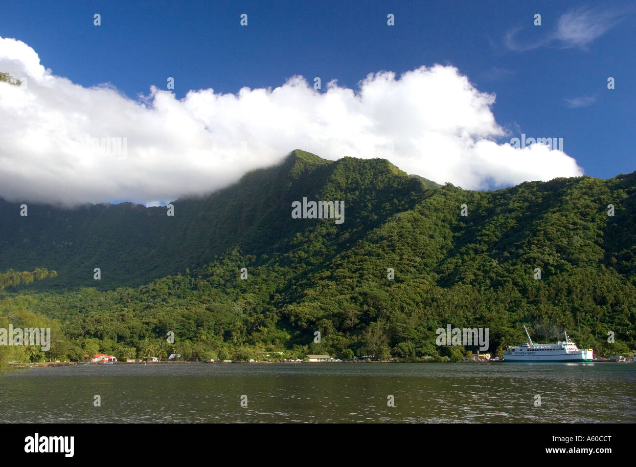 Tahiti moorea ferry hi-res stock photography and images - Alamy