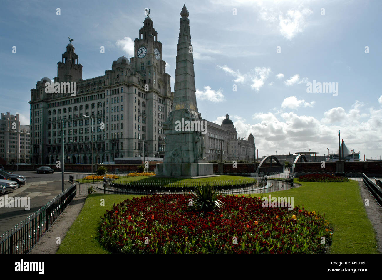 Titanic memorial liver building hi-res stock photography and images - Alamy
