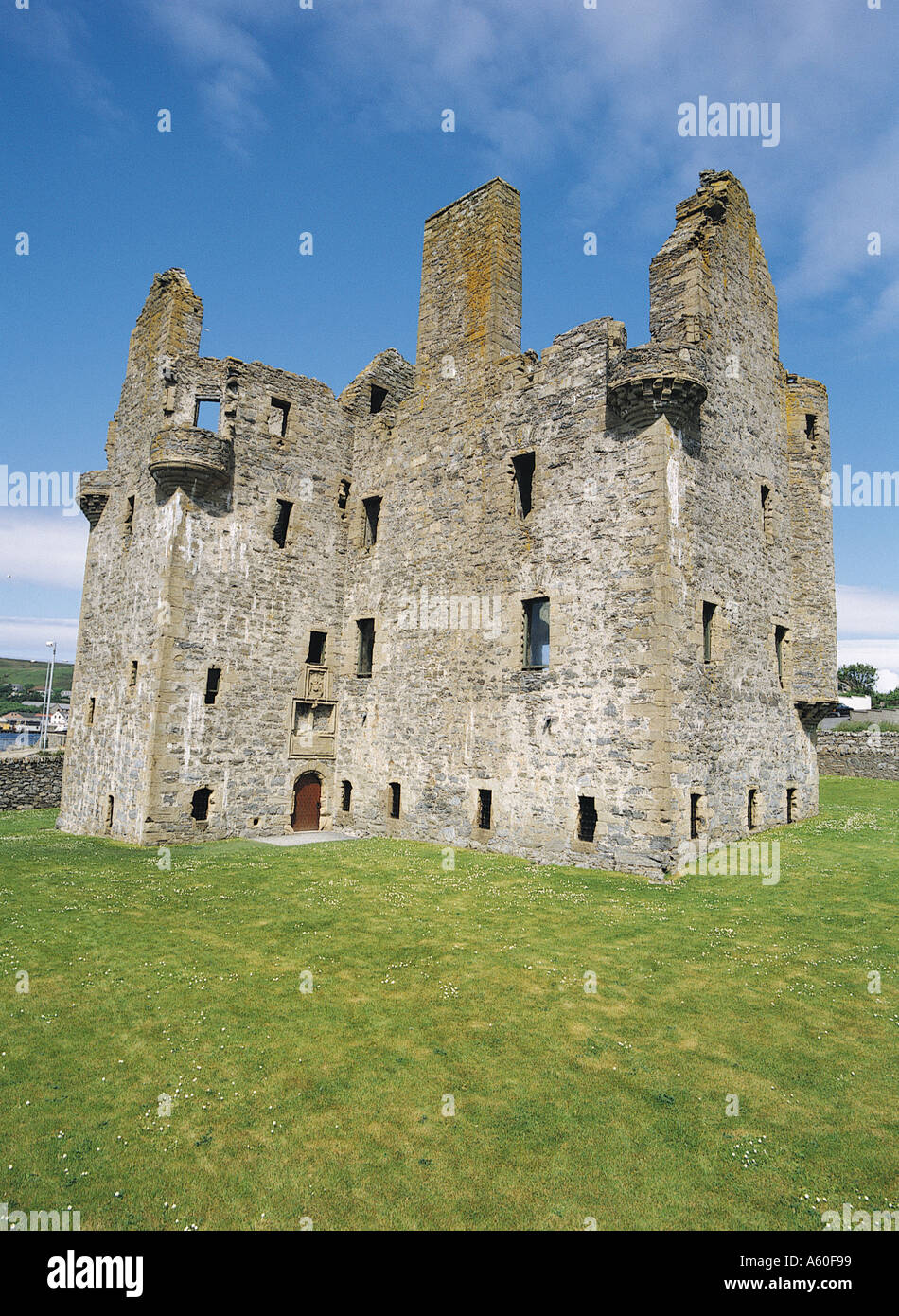 dh Scalloway Castle SCALLOWAY SHETLAND Scalloway Castle Stock Photo - Alamy