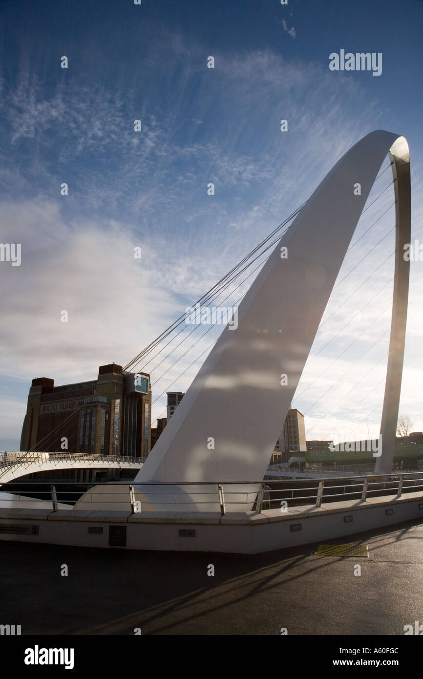 Gateshead Millennium Bridge Stock Photo - Alamy