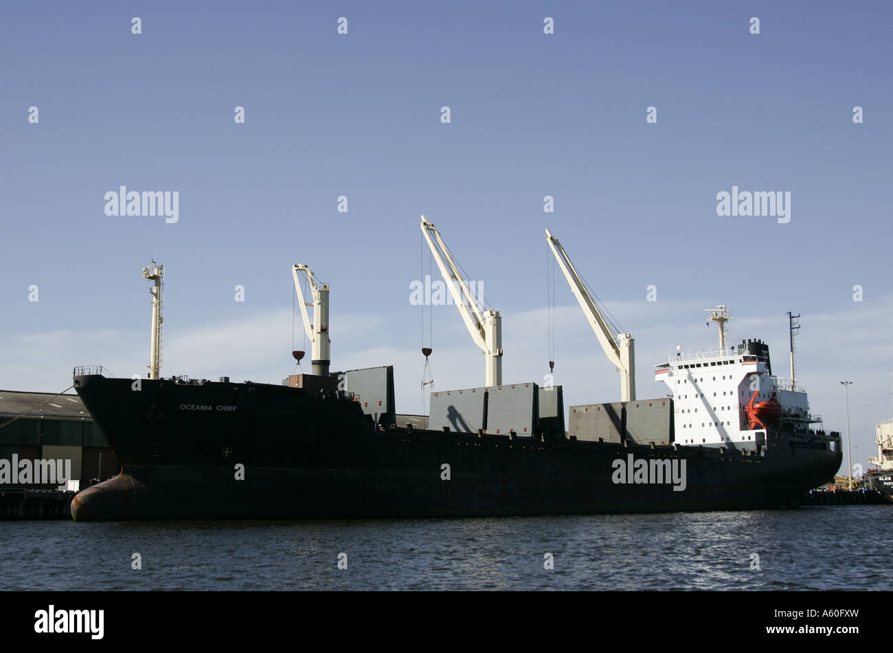 Empty container ship in Melbourne harbour Stock Photo - Alamy