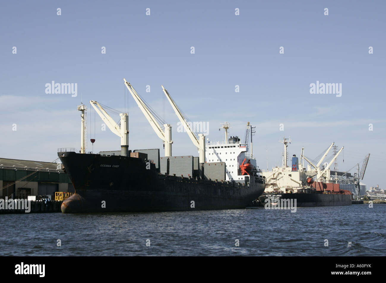 Empty container ship in Melbourne harbour Stock Photo - Alamy