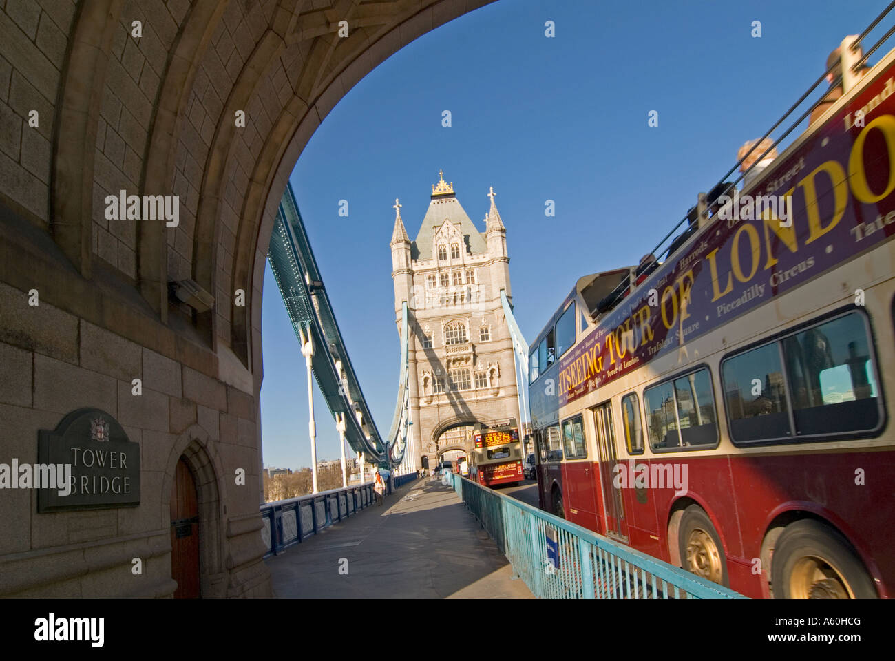 Double decker lift bridge hi-res stock photography and images - Alamy