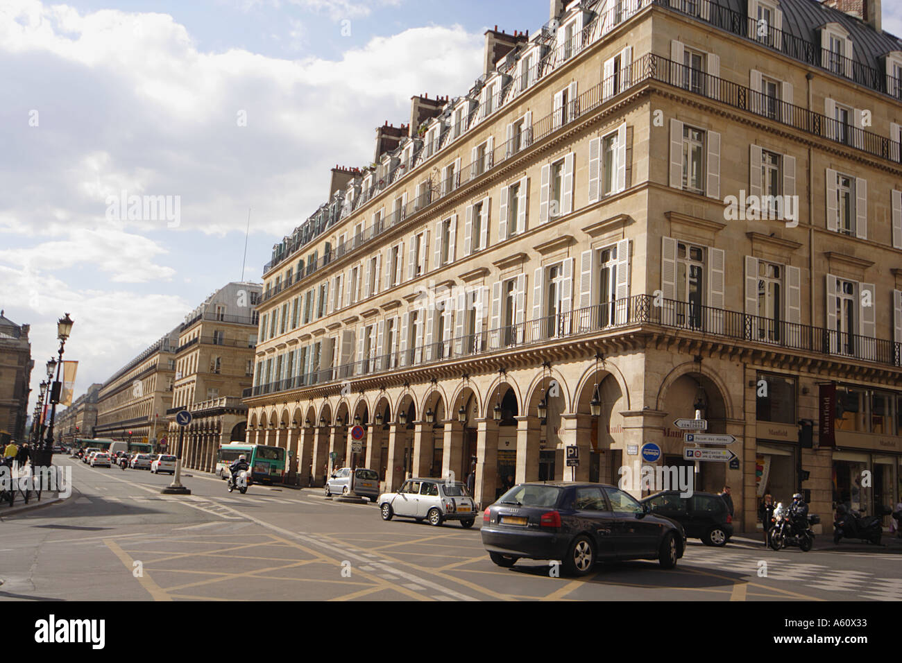 Rue de rivoli shops hi-res stock photography and images - Alamy