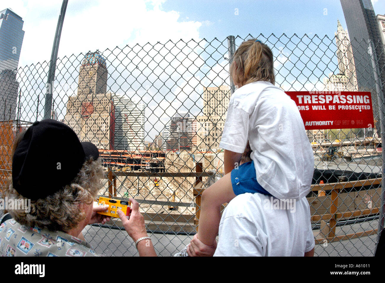 NEW YORK, NY, USA, Family Tourists Visiting at "Ground Zero ...