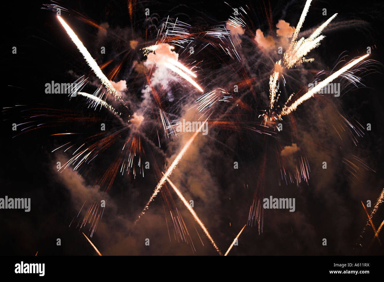 Crackle of fireworks hi-res stock photography and images - Alamy