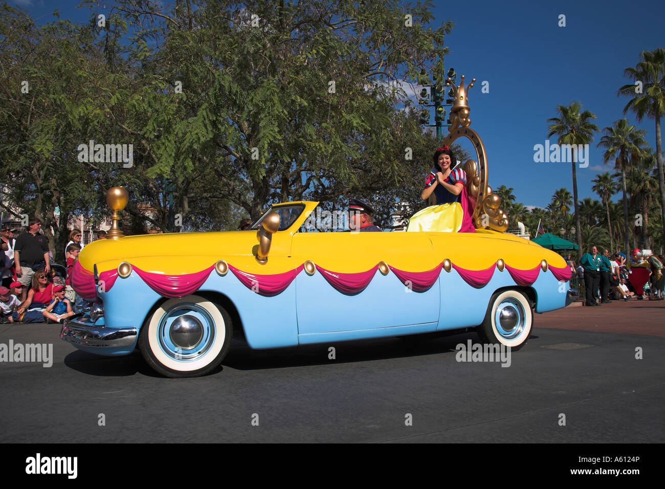 Snow White, Disney Stars and Motor Car Parade, Disney MGM Studios ...