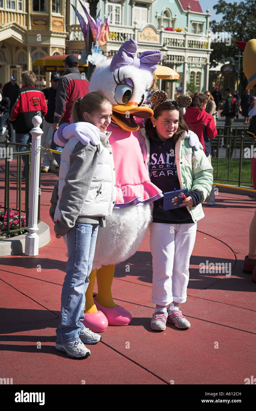 Daisy duck hi-res stock photography and images - Alamy