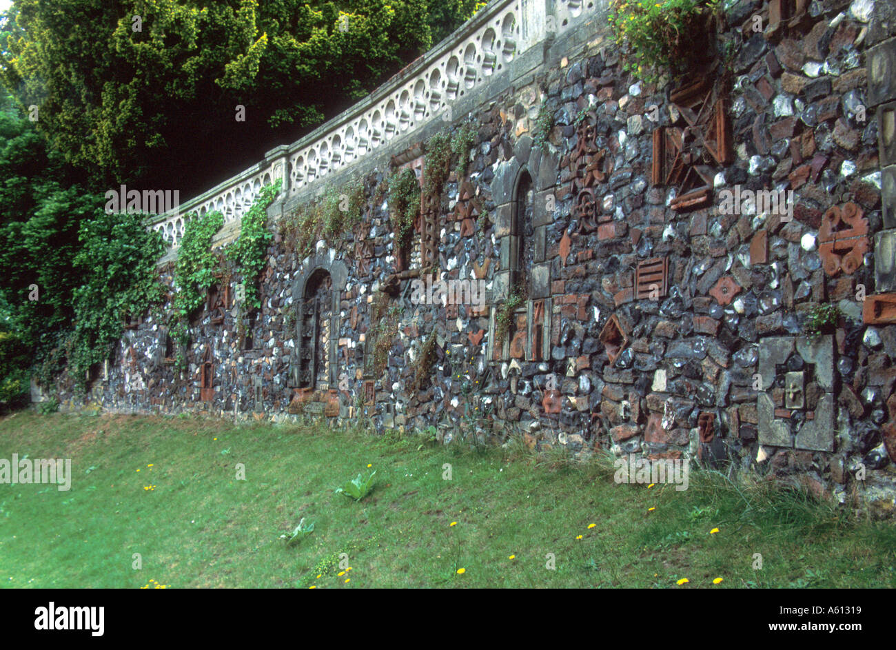 FEATURE BRICK AND FLINT WALL, THE PLANTATION GARDEN NORWICH NORFOLK ...