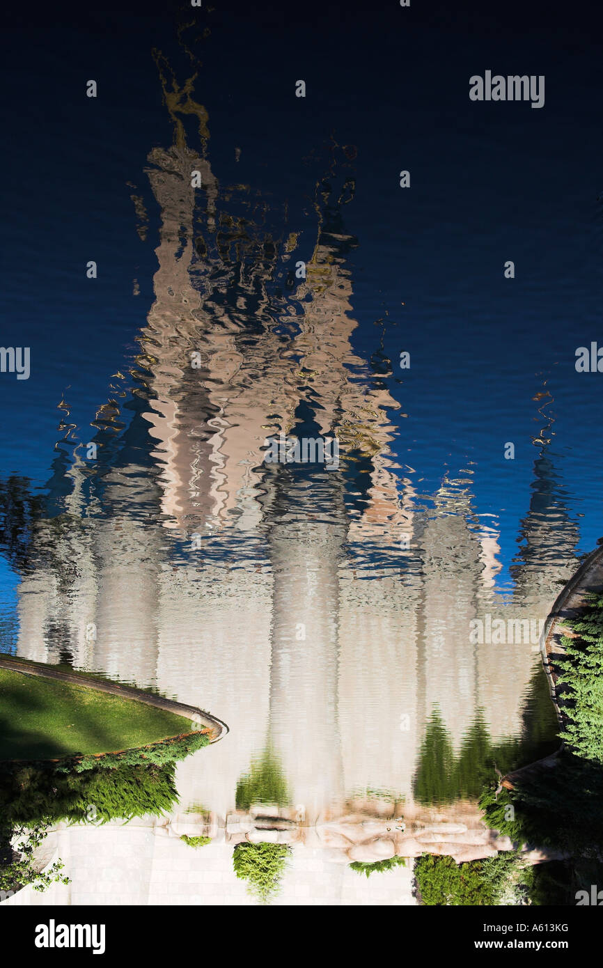 Reflection of Cinderella Castle in lake, Magic Kingdom, Disney World ...