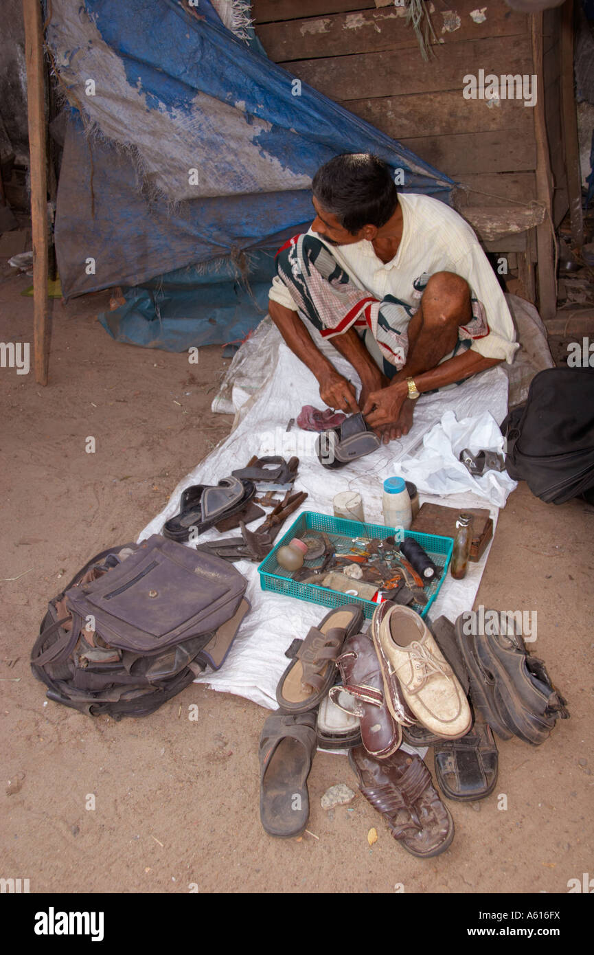 Street cobbler hi-res stock photography and images - Alamy