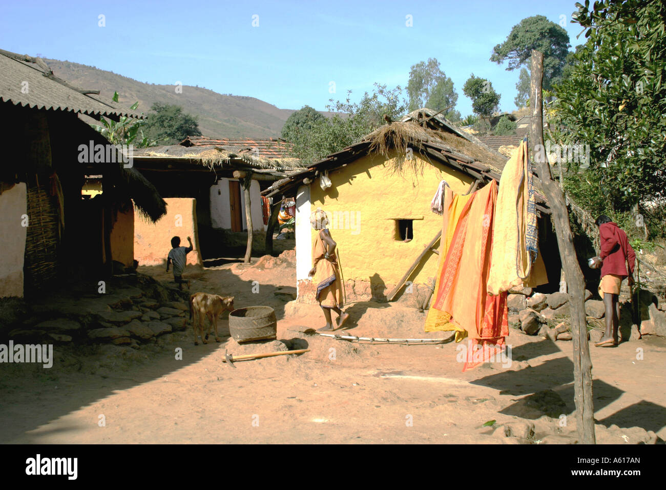 India tribe huts hi-res stock photography and images - Alamy