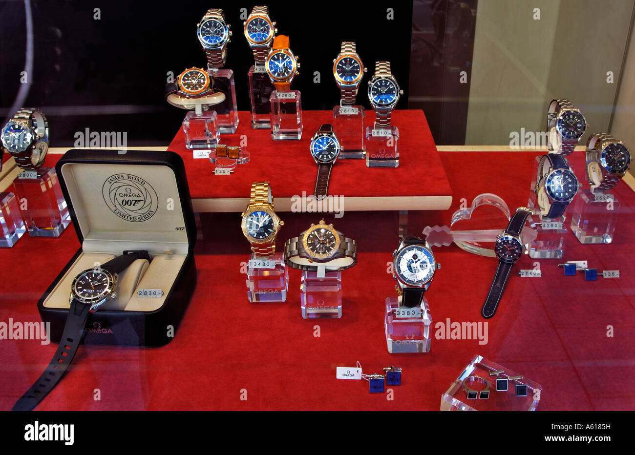 Watches display hi-res stock photography and images - Alamy