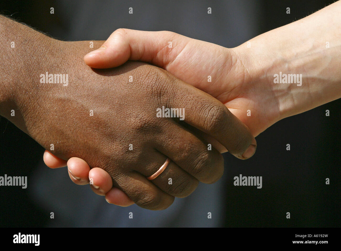 Handshake india hi-res stock photography and images - Alamy