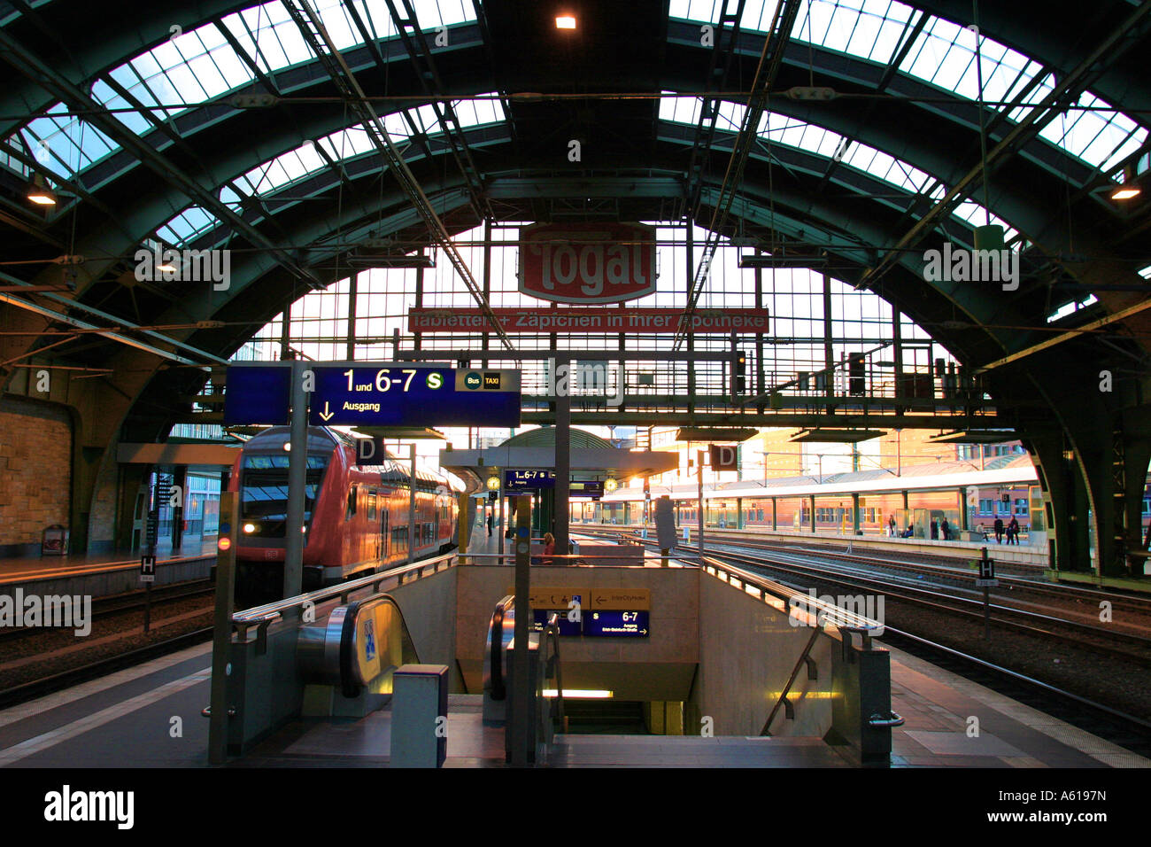 Berlin ostbahnhof station germany hi-res stock photography and images ...