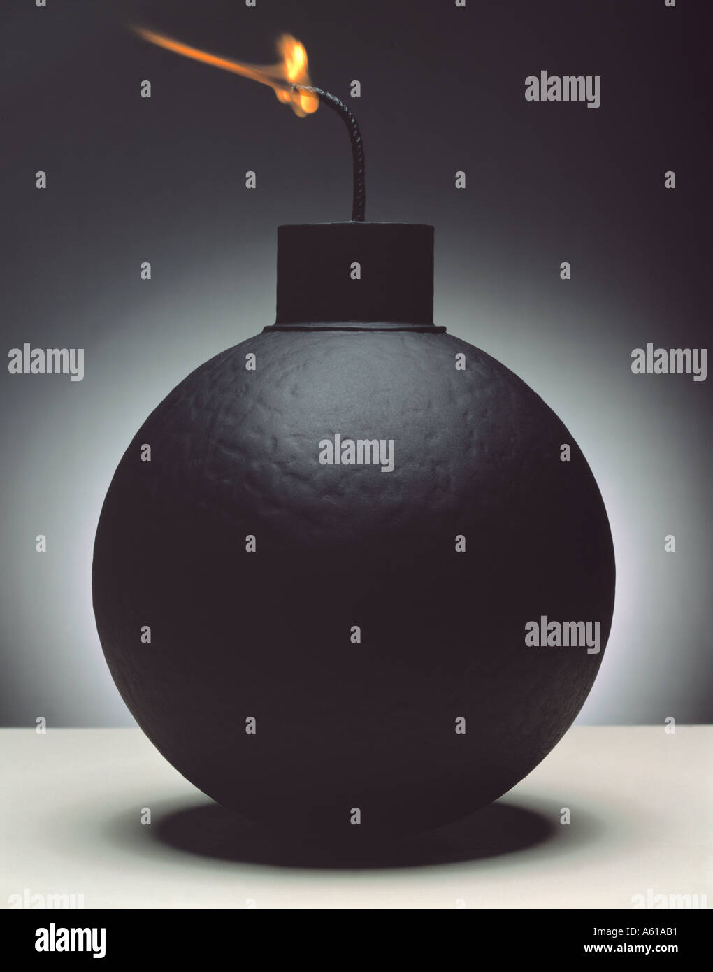 Bomb with lit fuse Stock Photo - Alamy