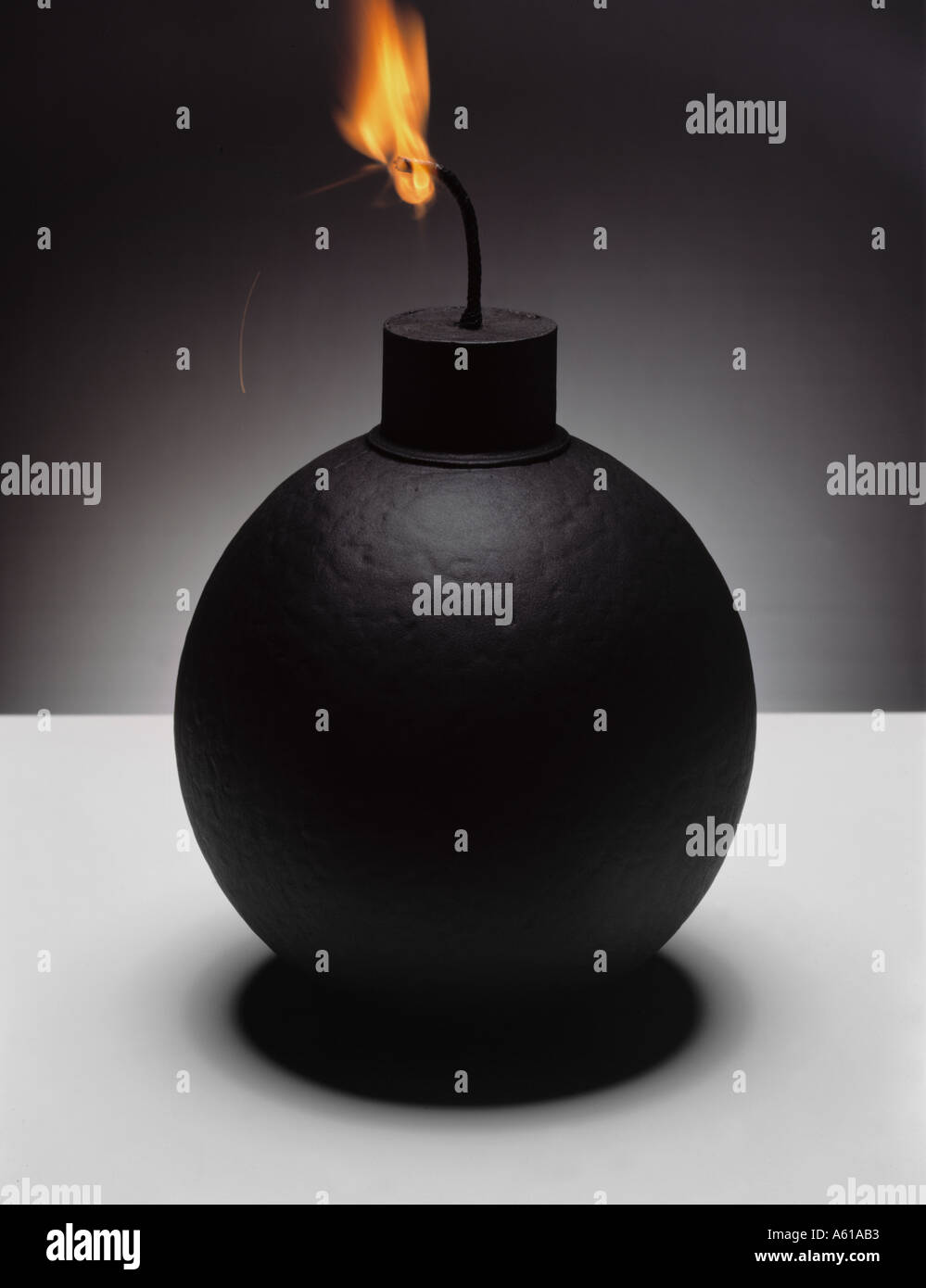 Bomb with lit fuse Stock Photo - Alamy