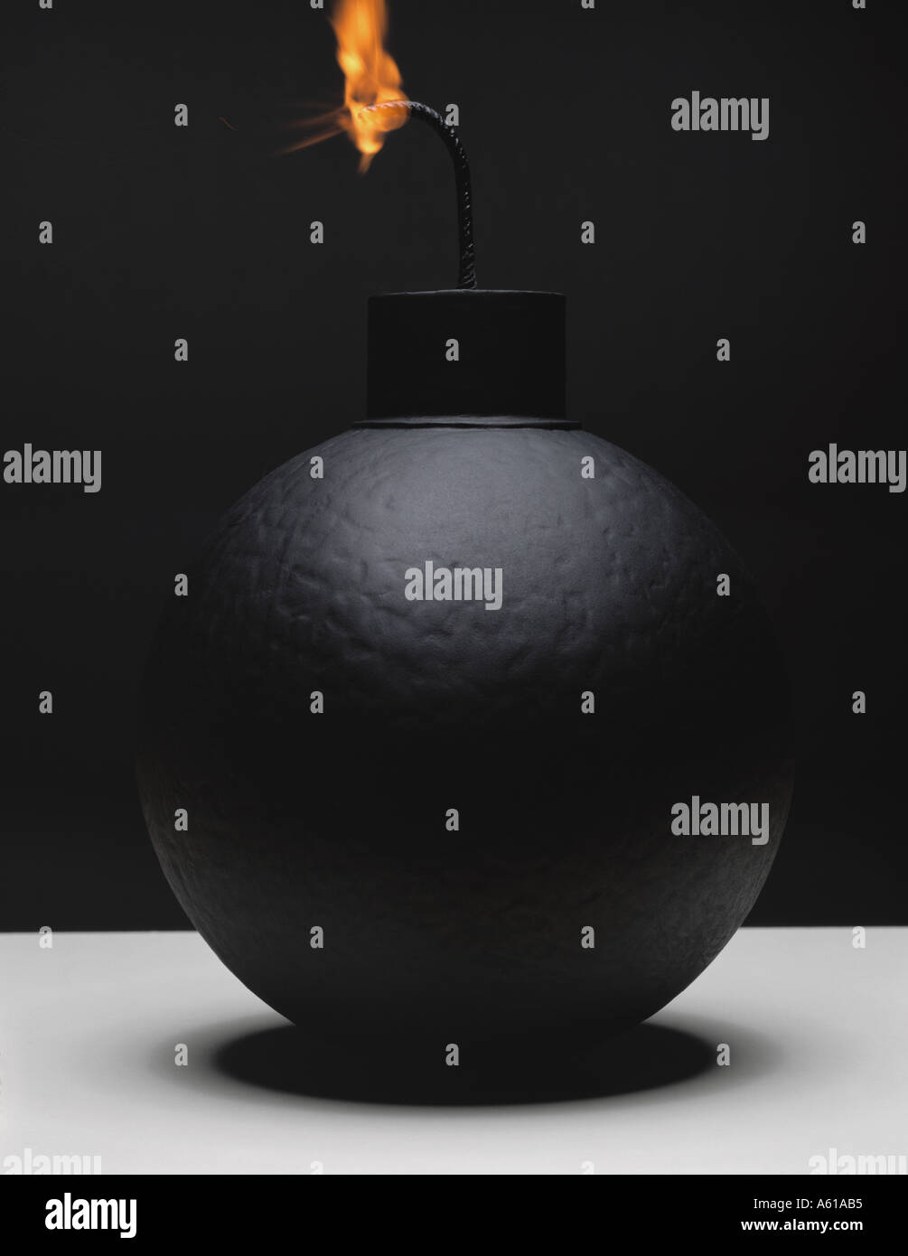 Bomb with lit fuse Stock Photo - Alamy