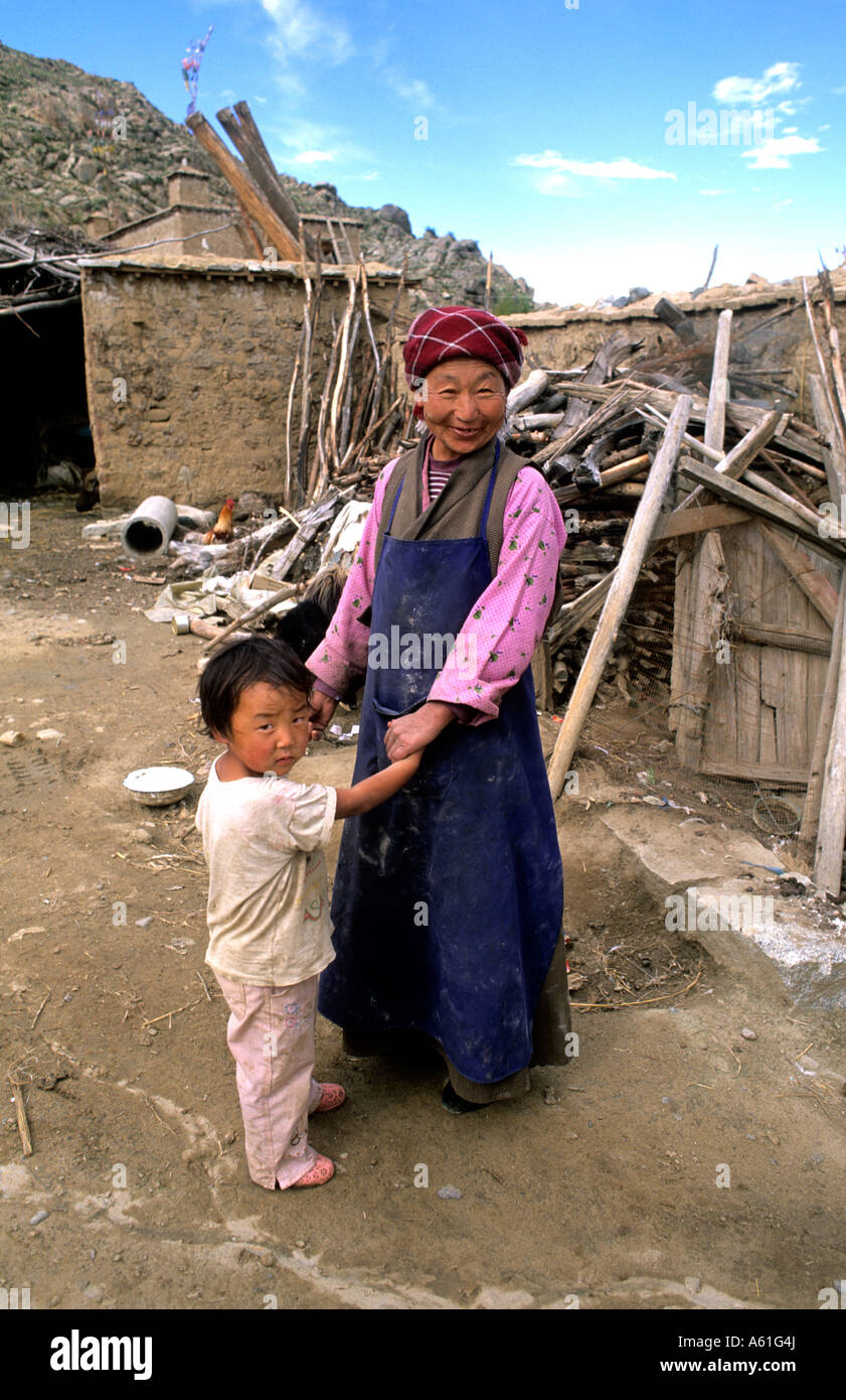 Poor farm woman hi-res stock photography and images - Alamy