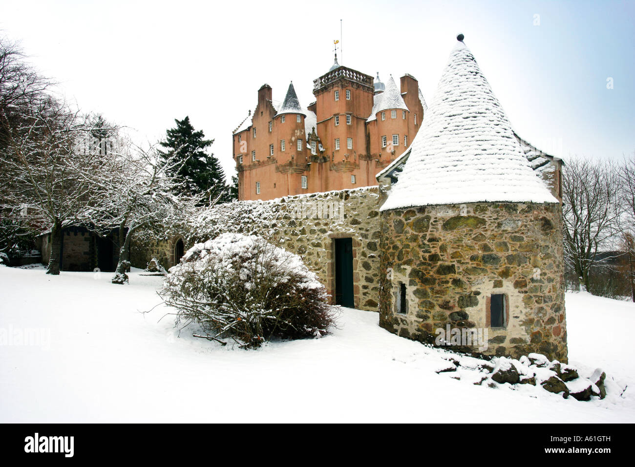 Craigevar castle hi-res stock photography and images - Alamy