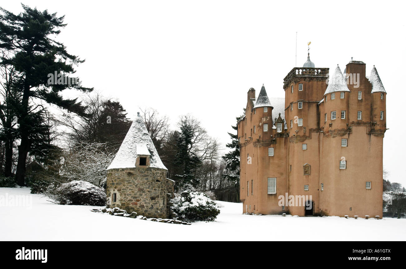Craigevar castle scotland hi-res stock photography and images - Alamy