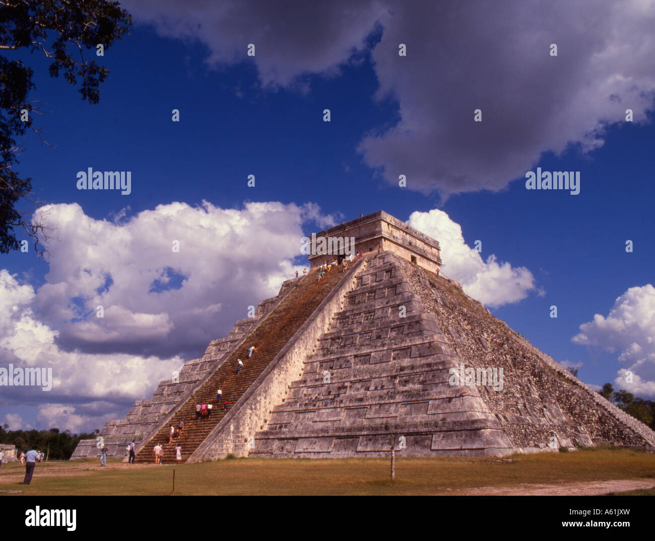 Mexico Yucatan Chichen Itza El Castillo Kukulkan Temple Mayan ruins ...