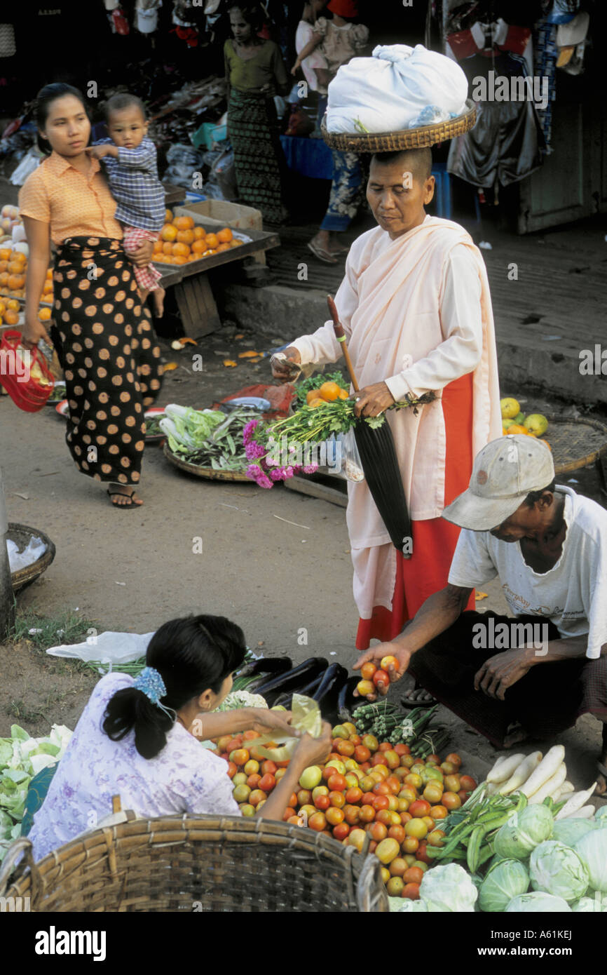 Myanmar Burma Bago Pegu market Stock Photo - Alamy