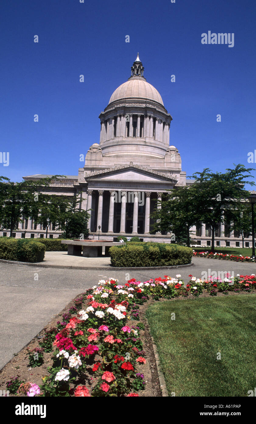 The beautiful color and architecture of the State Capital building in ...