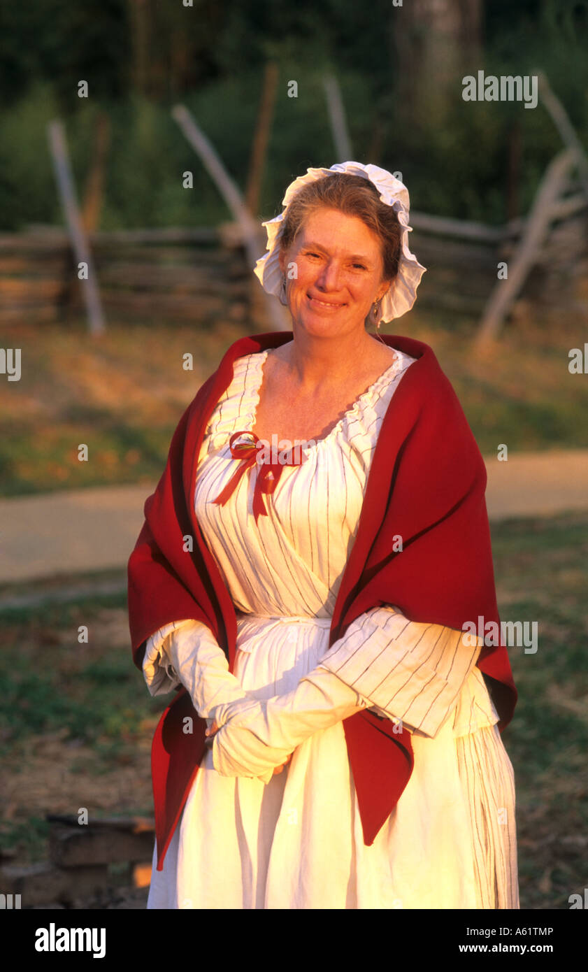 Historical Colonial America in Williamsburg Virginia with female actors ...