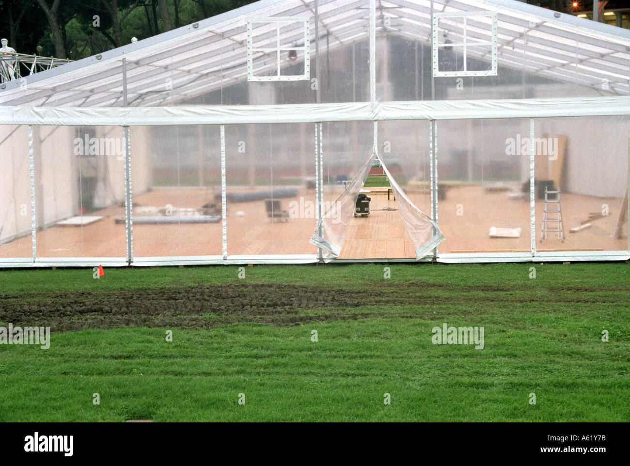 exhibition tent being set up Stock Photo - Alamy
