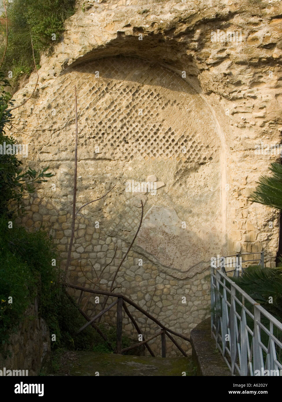 Cento camerelle in cuma hi-res stock photography and images - Alamy