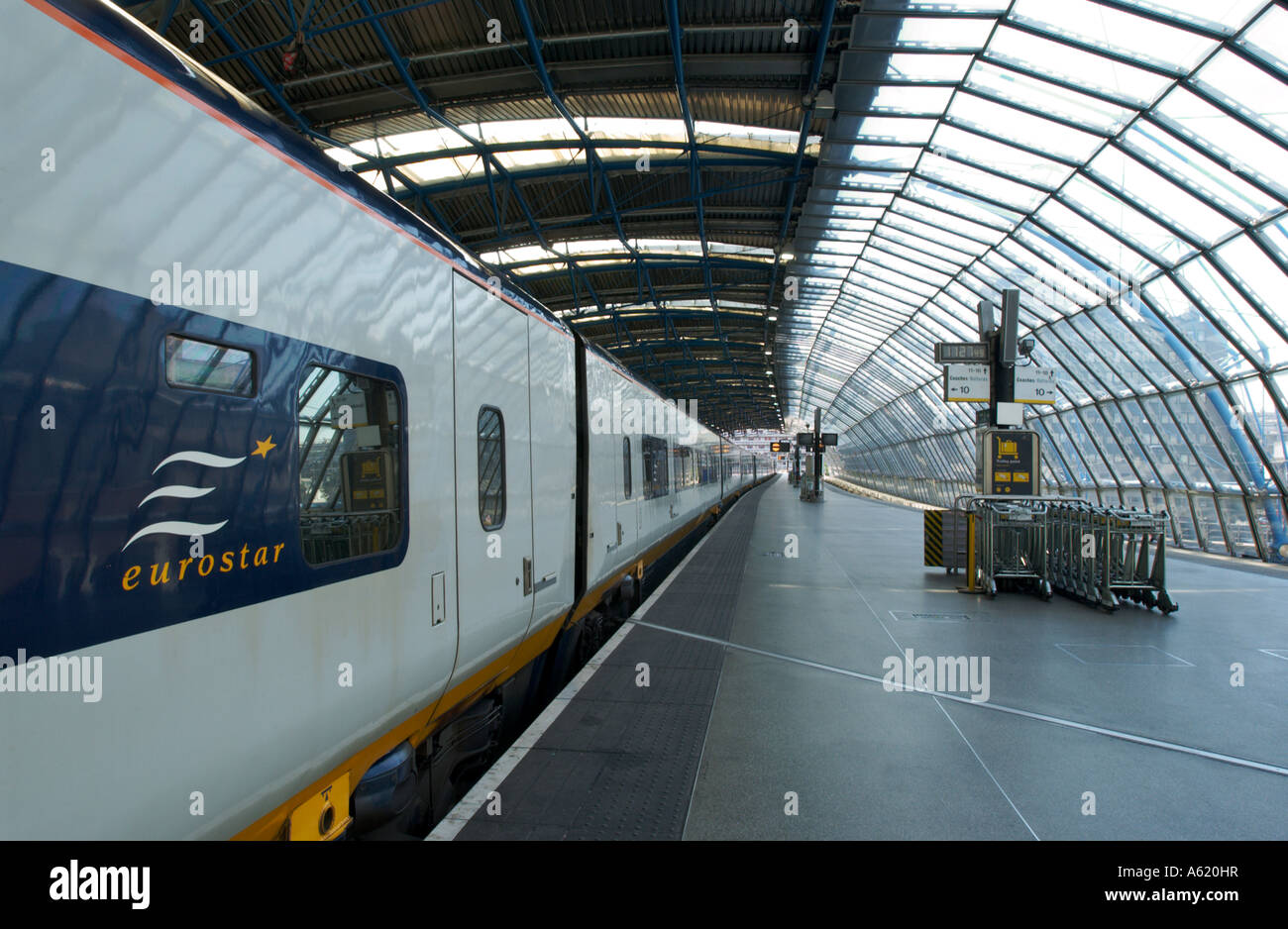 Eurostar train waiting at platform at Waterloo Station, London Stock ...