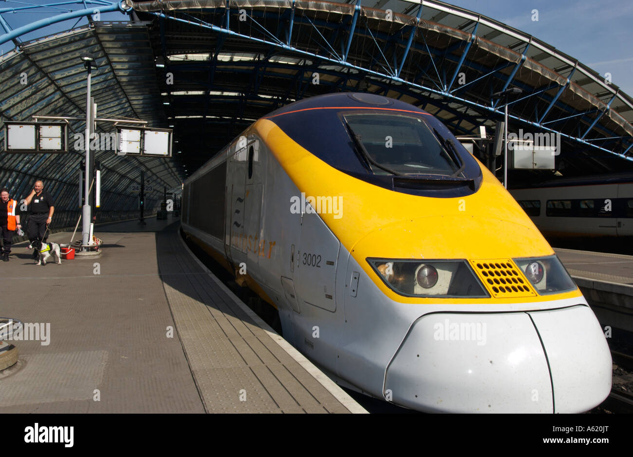 Eurostar security hi-res stock photography and images - Alamy